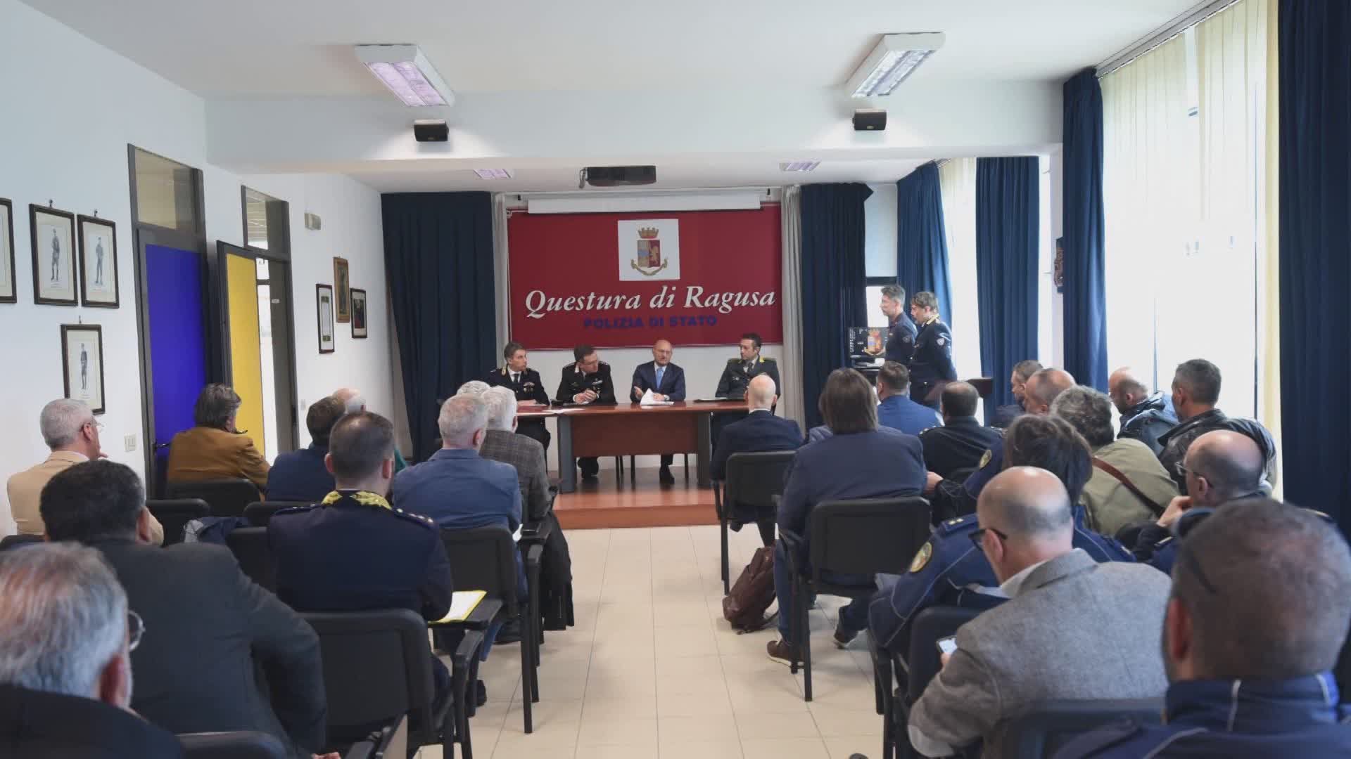 Tavolo tecnico in Questura a Ragusa sui rifiuti - Video Regione