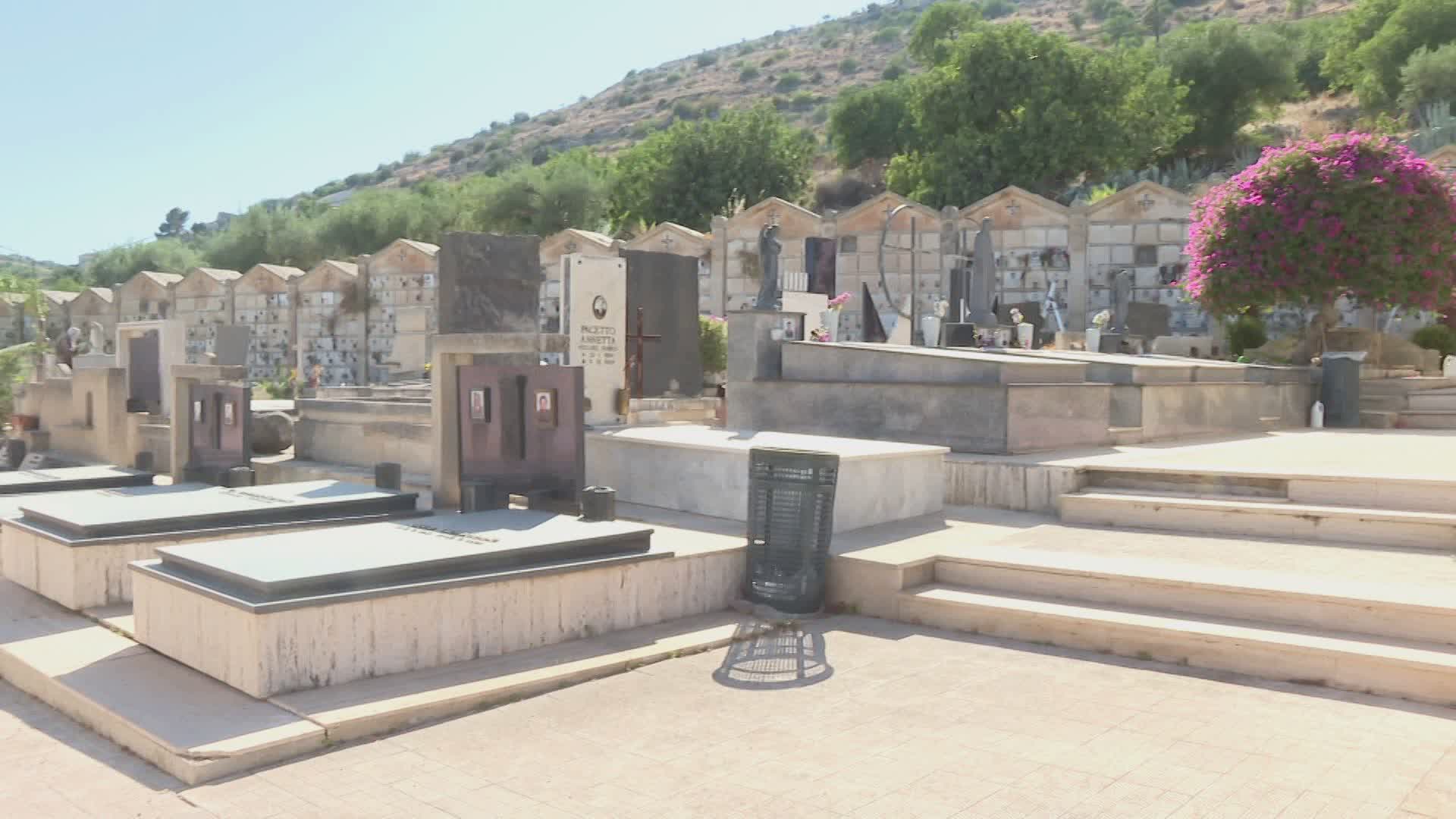 Scicli, ”Il cimitero nella morsa del degrado” - Video Regione