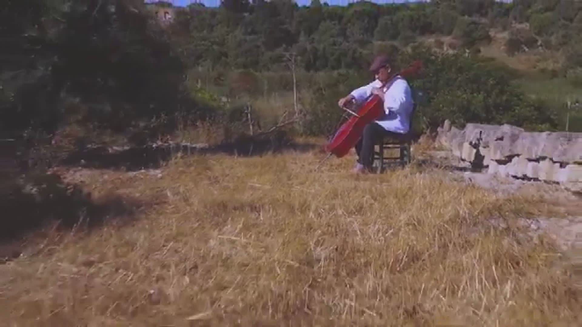 Le tarantelle al violoncello del maestro Cottone - Video Regione