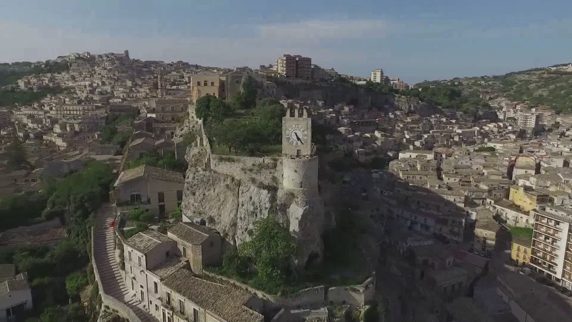 Si spopola il centro storico di Modica. Quali le cause? - Video Regione